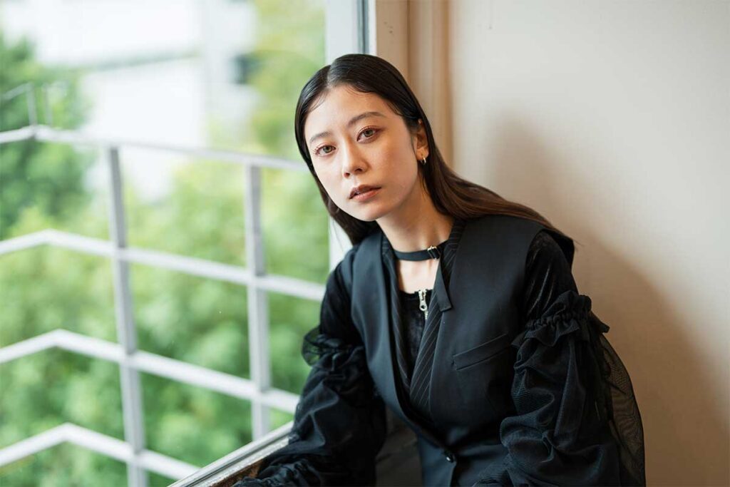 SUMIREの生い立ちと家族 浅野忠信・Chara ・兄弟姉妹について詳しく解説 - はまちんのエンタメホット